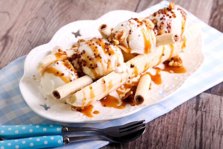 13 Banana Split Toppings - Insanely Good