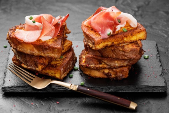 14 French Toast Toppings - Insanely Good