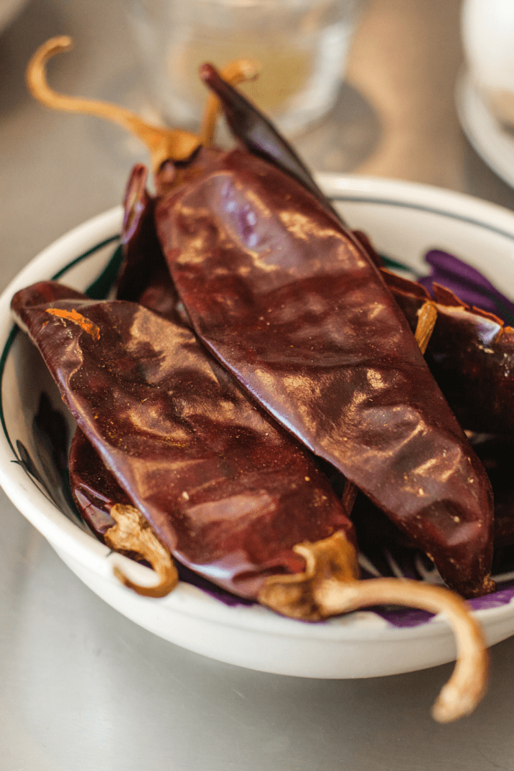 25 Chili Toppings For Your Chili Bar - Insanely Good