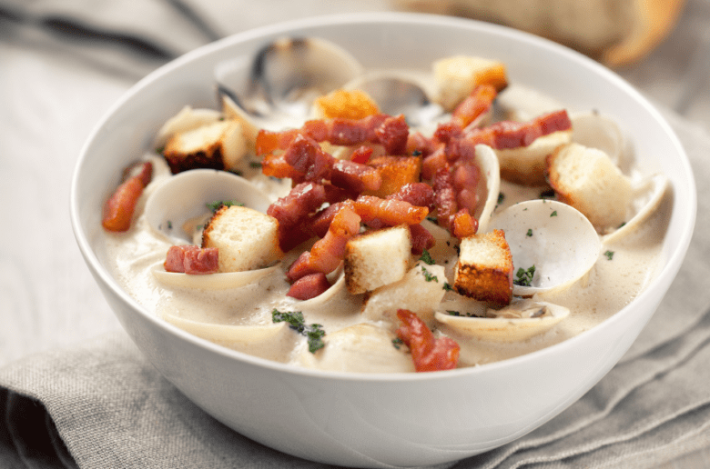 New England Clam Chowder Recipe - Insanely Good