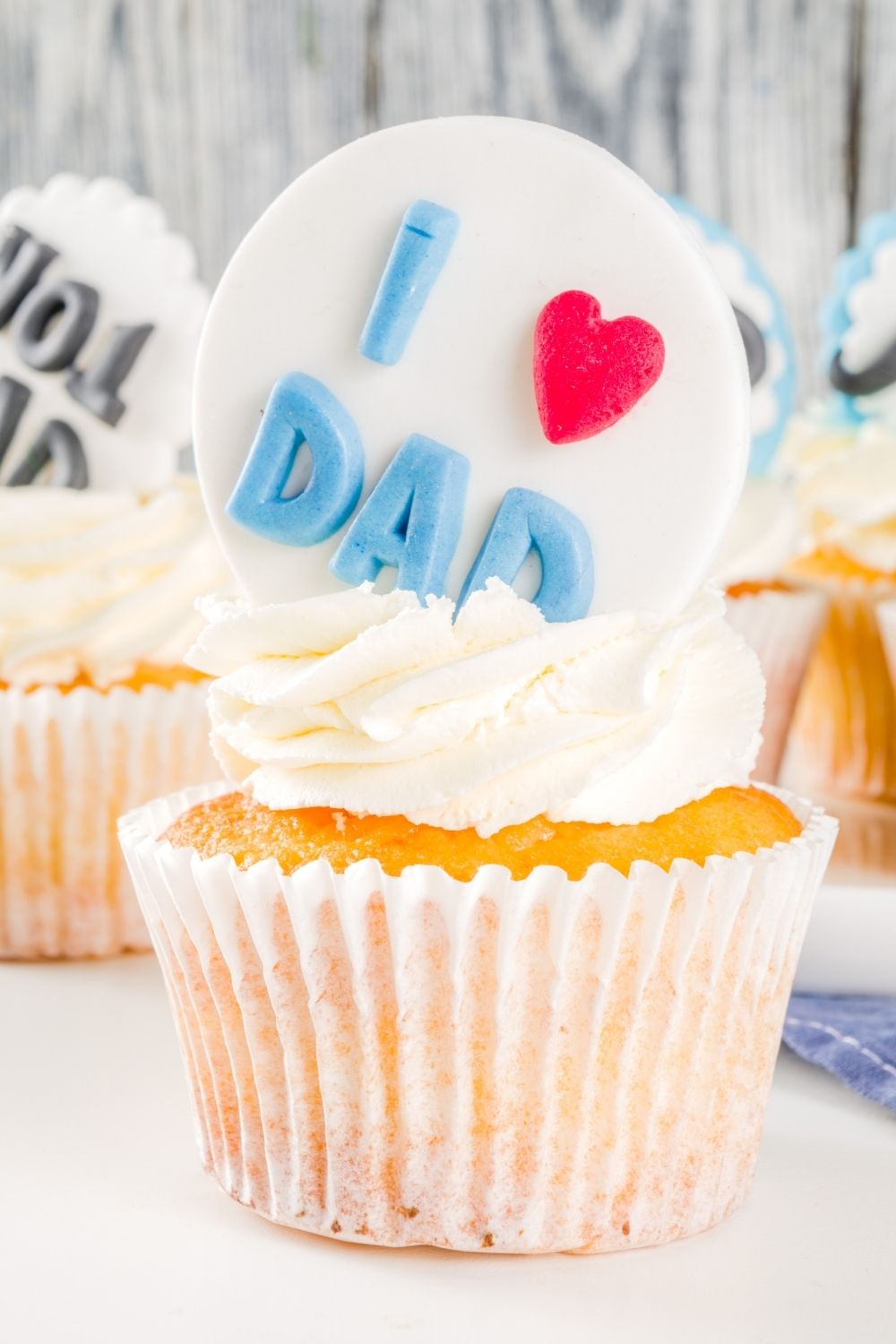 17 Father’s Day Cupcakes Dad Will Love - Insanely Good