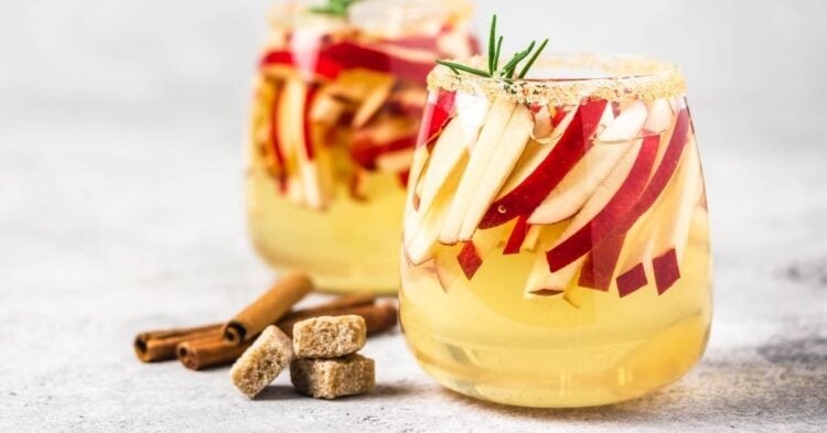 17 Best Pomegranate Cocktails - Insanely Good