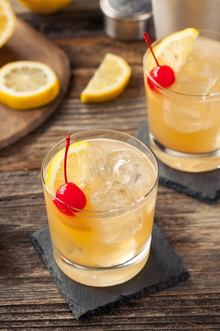 17 Vintage Cocktails We Need to Bring Back - Insanely Good
