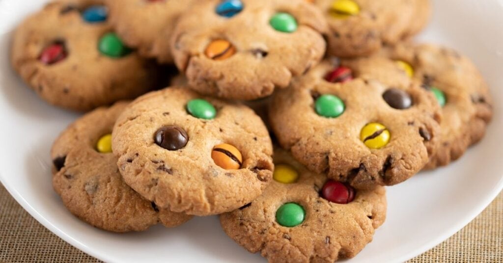 How to Soften Hard Cookies (3 Simple Tips) - Insanely Good