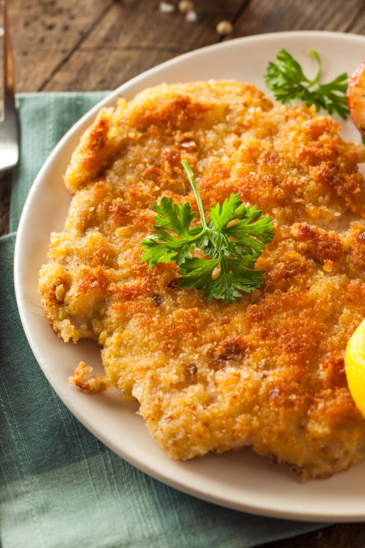 Wiener Schnitzel (Easy Recipe) - Insanely Good