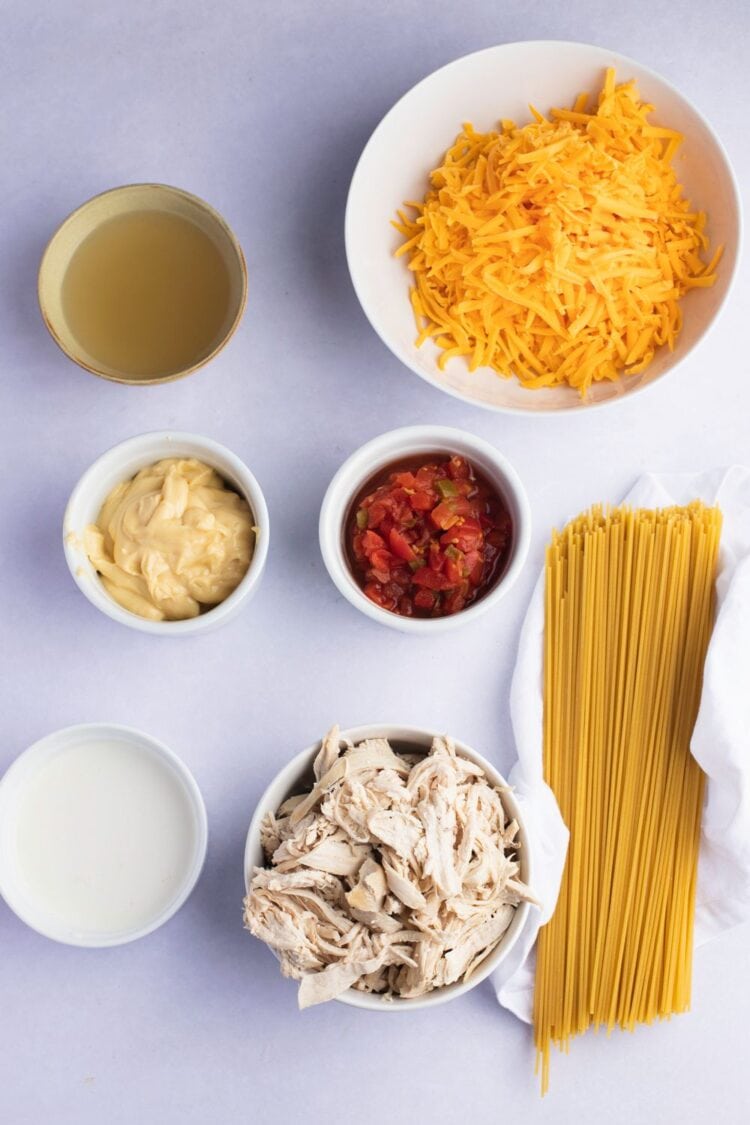 Rotel Chicken Spaghetti (Easy Recipe) - Insanely Good