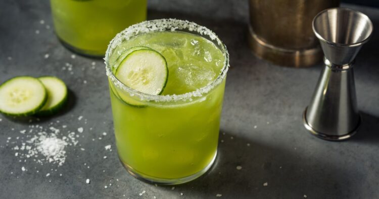 17 Refreshing White Rum Cocktails for Summer - Insanely Good