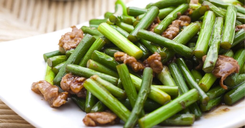 27 Best Things to Do with Roasted Garlic - Insanely Good