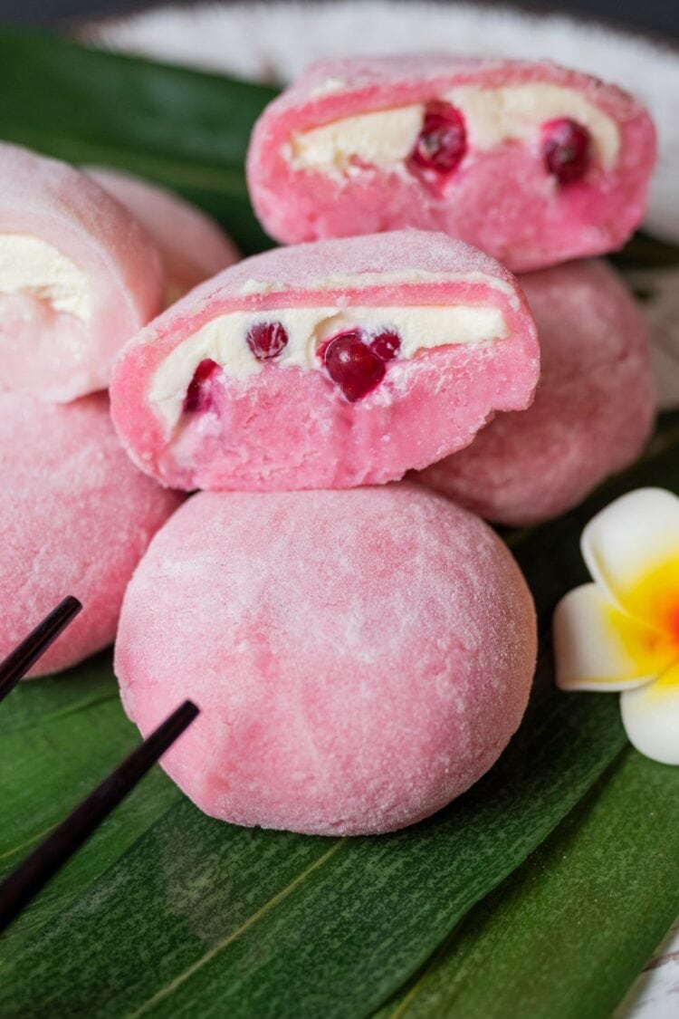 17 Best Mochiko Flour Recipes (Butter Mochi and More) - Insanely Good
