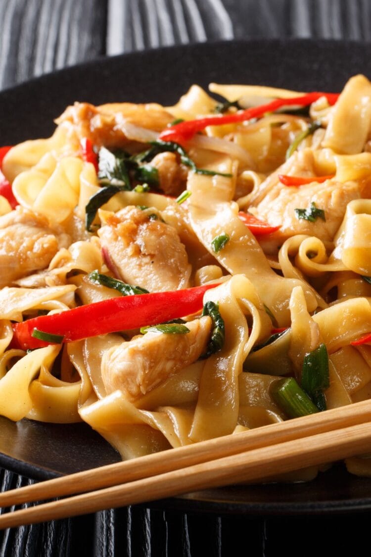 17 Easy Vegan Noodle Recipes for Dinner - Insanely Good