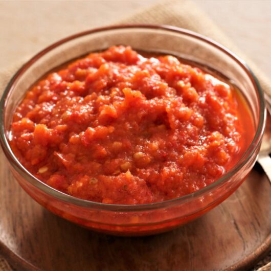 13 Sriracha Substitutes (10+ Alternatives Ranked) - Insanely Good