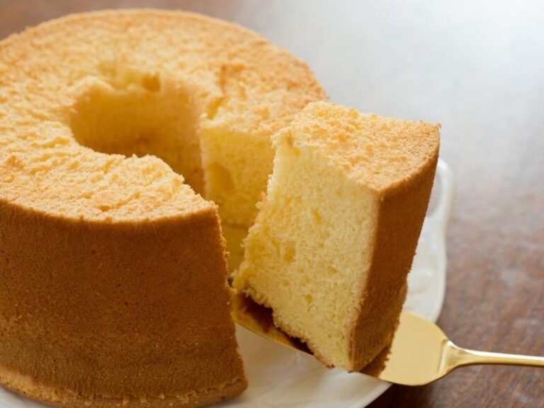 30 Best Types of Cake (+ Different Varieties) - Insanely Good