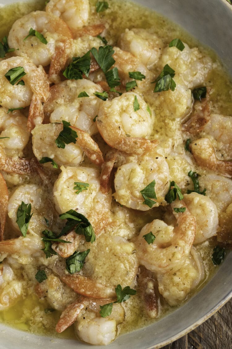 Classic Shrimp Scampi Recipe (Easy Dinner) - Insanely Good