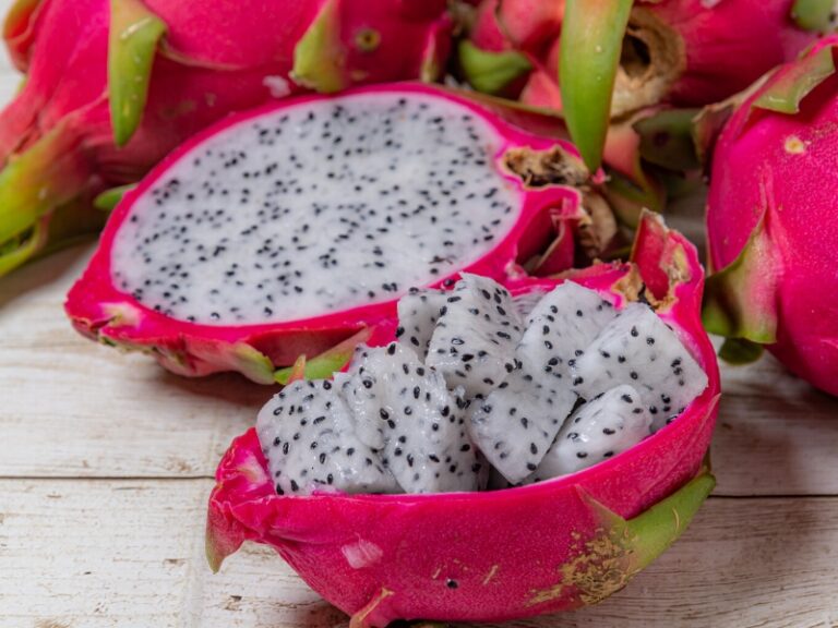 25 Different White Fruits to Try Today - Insanely Good