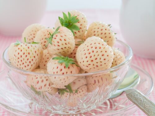 25 Different White Fruits to Try Today - Insanely Good