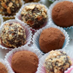 Rum Balls Recipe (Easy, Festive, and Boozy!) - Insanely Good