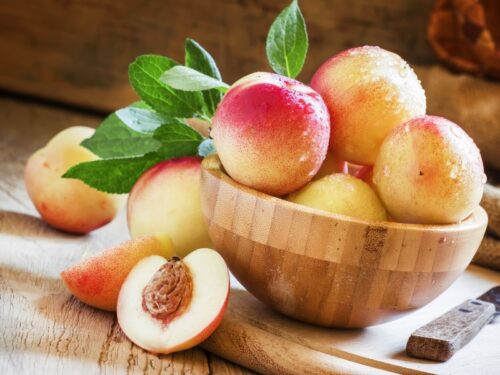 25 Different White Fruits to Try Today - Insanely Good