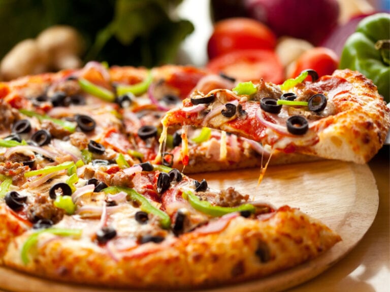 13 Popular Types of Pizza No One Can Resist - Insanely Good