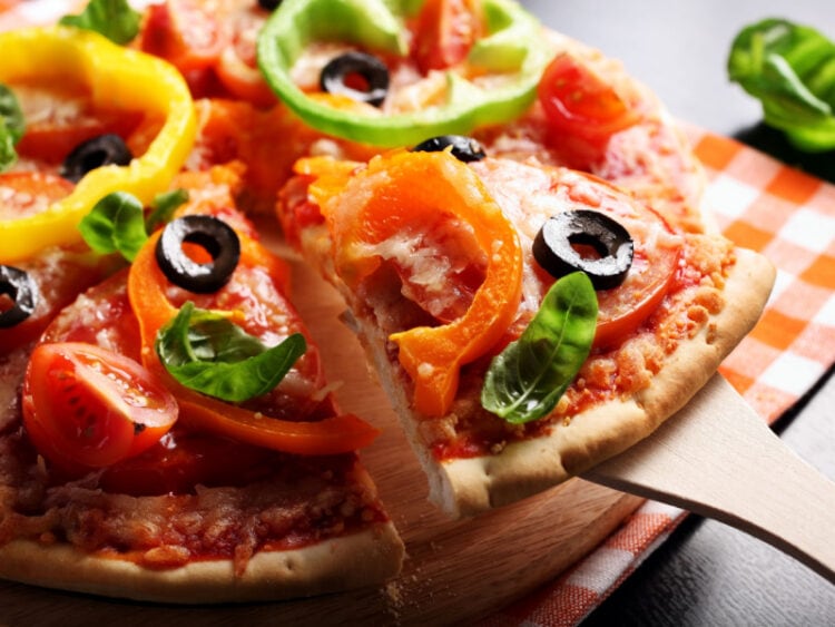 13 Popular Types of Pizza No One Can Resist - Insanely Good