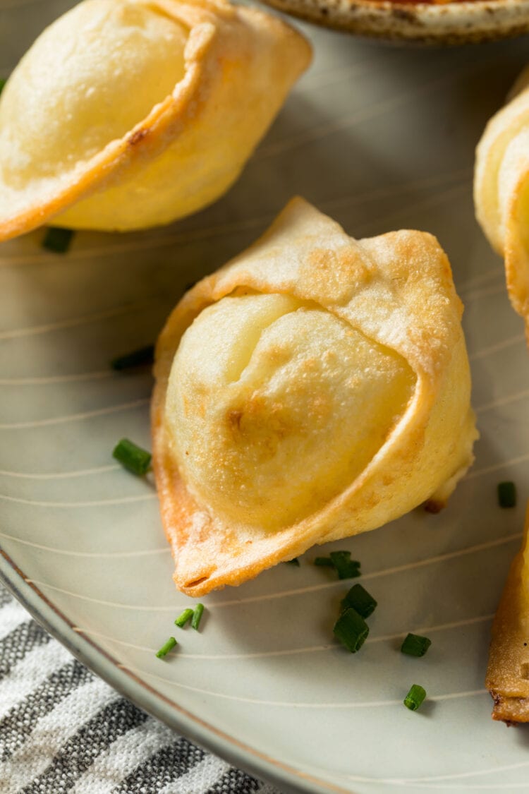 Cream Cheese Wontons (Easy Recipe) - Insanely Good