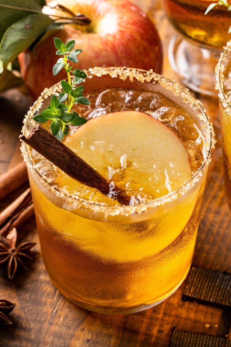 10 Best Apple Brandy Cocktails (+ Simple Recipes) - Insanely Good