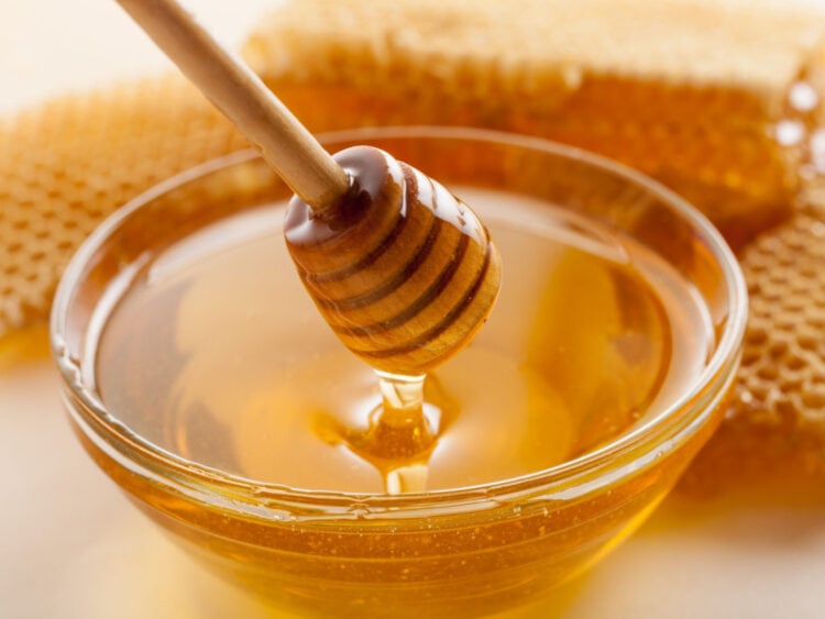 7 Best Substitutes for Golden Syrup - Insanely Good