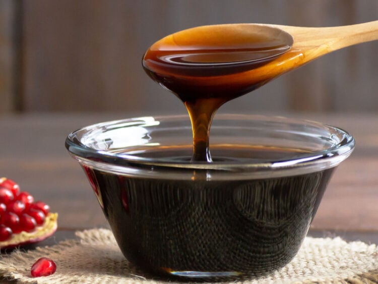 7 Best Substitutes for Golden Syrup - Insanely Good