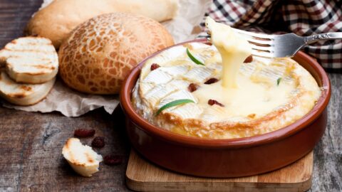 Best Cheese for Fondue (7 Different Types) - Insanely Good