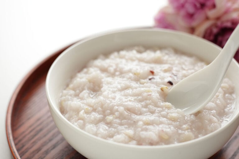 Porridge vs Oatmeal (What’s the Difference?) - Insanely Good