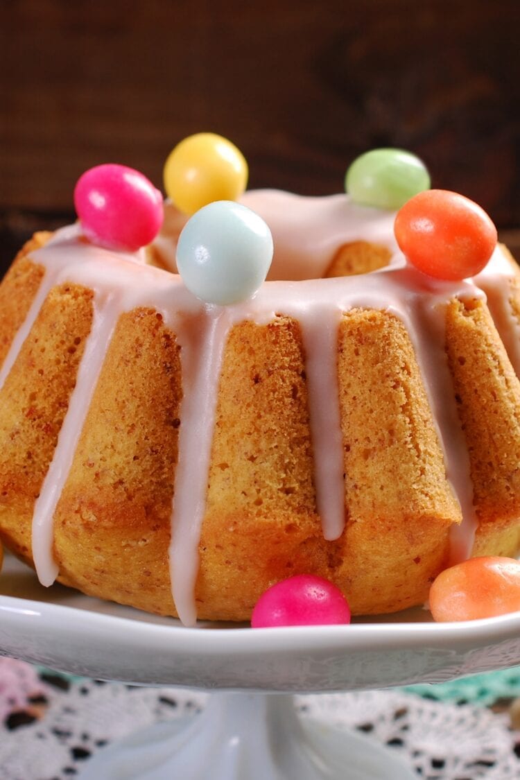 10 Easy Easter Bundt Cake Recipes - Insanely Good