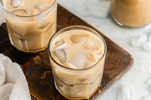 Homemade Irish Cream (Baileys Copycat Recipe) - Insanely Good