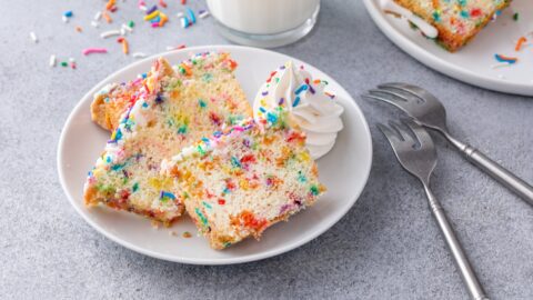 23 Easy Christmas Quick Breads for the Holidays - Insanely Good