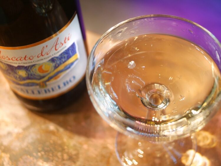 13 Popular Types of Dessert Wine To Try - Insanely Good