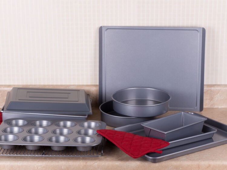 7 Best Substitutes for Parchment Paper - Insanely Good
