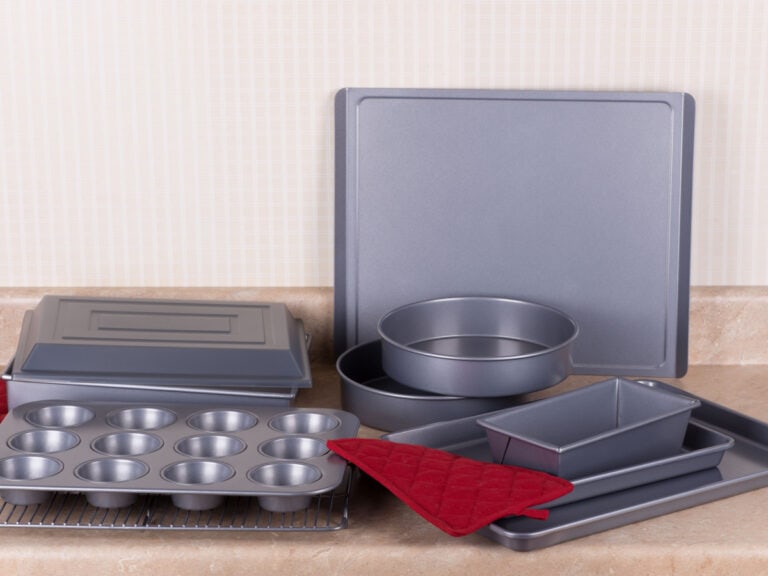 7 Best Substitutes for Parchment Paper - Insanely Good