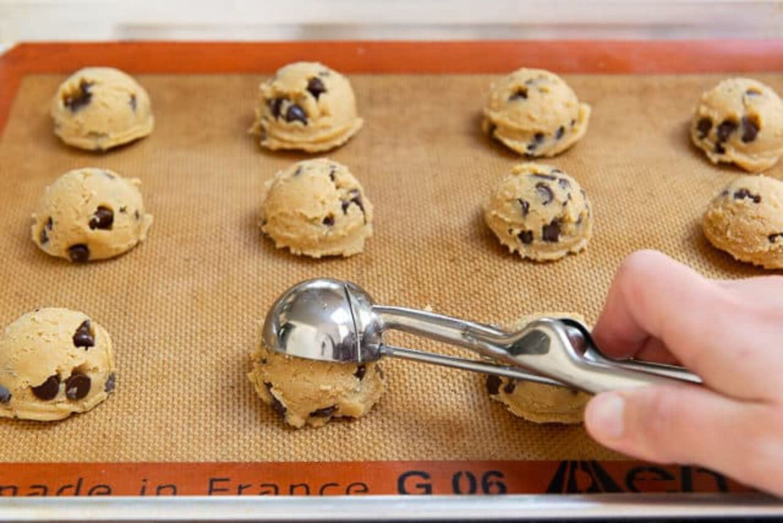 7 Best Substitutes for Parchment Paper - Insanely Good