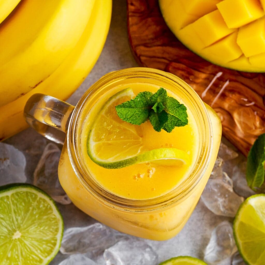 Mango Smoothie (Quick and Easy Recipe) - Insanely Good