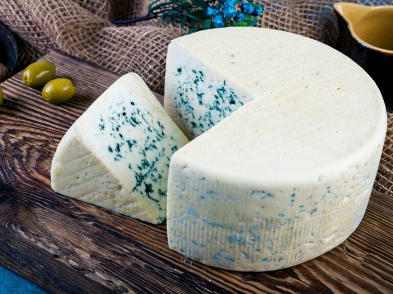 15 Different Types of Blue Cheese - Insanely Good