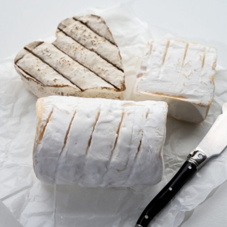 11 Best Cream Cheese Substitutes - Insanely Good