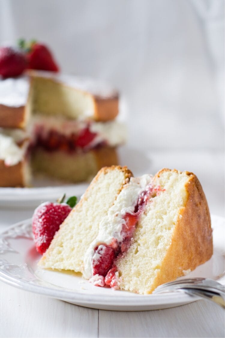 13 Classic British Cake Recipes - Insanely Good