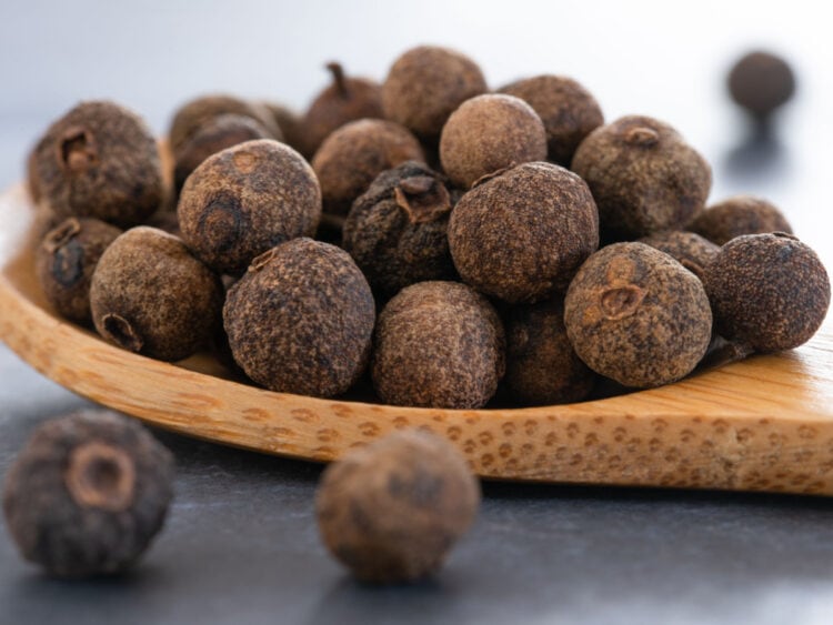 Ultimate List of Spices for Cooking (25 Kitchen Essentials) - Insanely Good