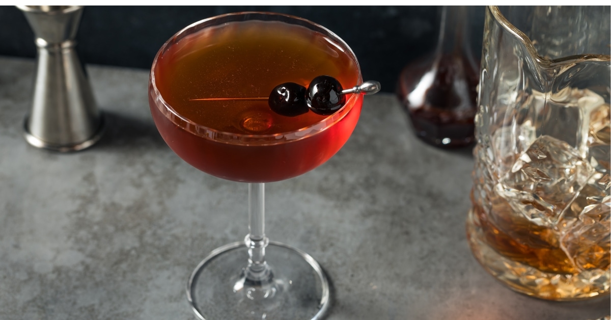 Black Manhattan Cocktail Recipe - Insanely Good