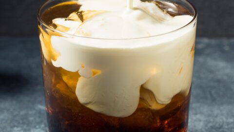 Easy White Russian (Classic Cocktail Recipe) - Insanely Good