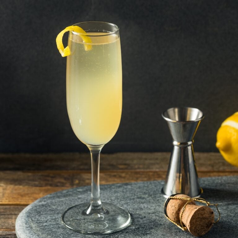 French 75 (Classic Cocktail Recipe) - Insanely Good