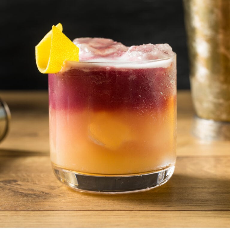 New York Sour Cocktail Recipe - Insanely Good