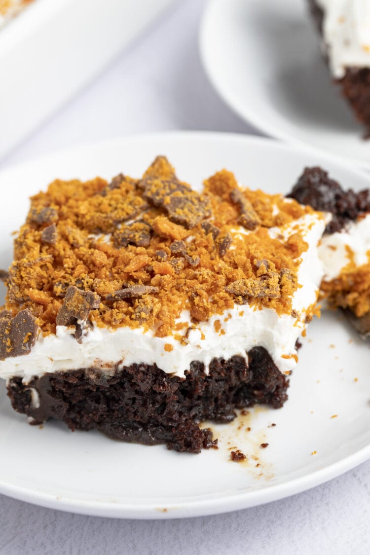 Butterfinger Cake Recipe - Insanely Good