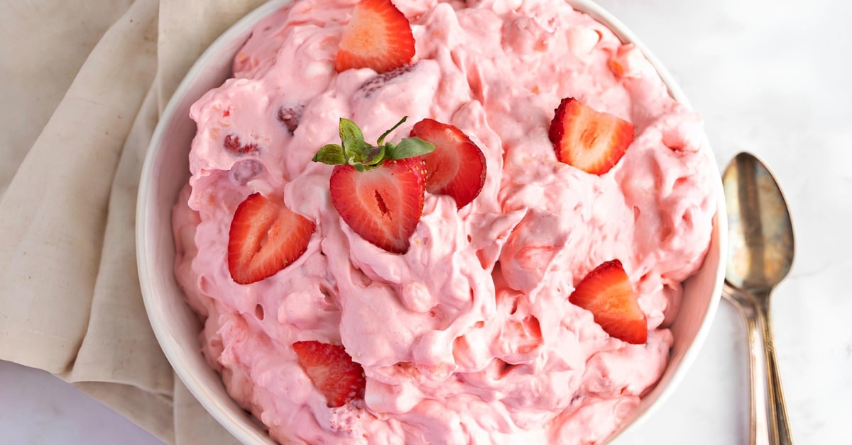 Strawberry Fluff (Easy Dessert Recipe) - Insanely Good