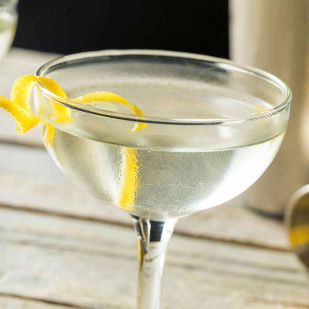 Vesper Martini (James Bond's Recipe) - Insanely Good