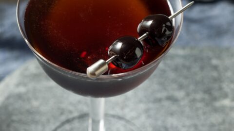 Black Manhattan Cocktail Recipe - Insanely Good