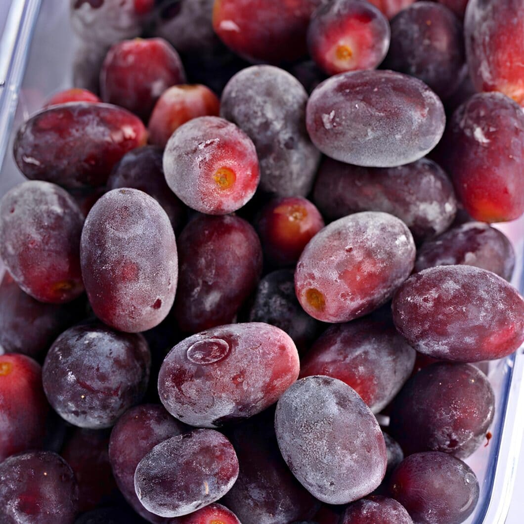 How to Freeze Grapes (+ 7 Ways to Use Them) - Insanely Good